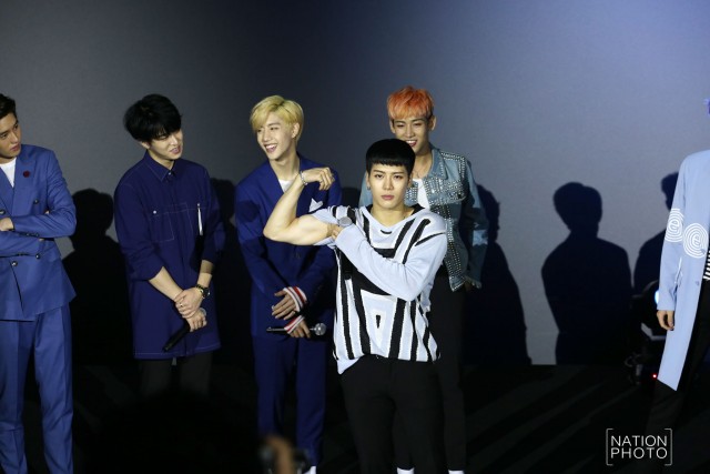 ภาพชุดสุดฟิน! "เจมส์-แบงค์-ต่อ" และหนุ่มวง "GOT7"