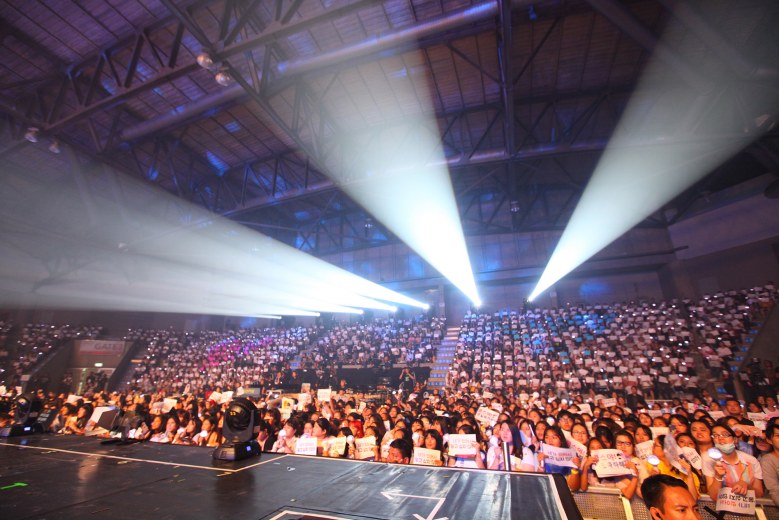 กรี๊ดสนั่น! 13 หนุ่ม SEVENTEEN แดนซ์สุดพลัง สาดความสุขให้แฟนๆ