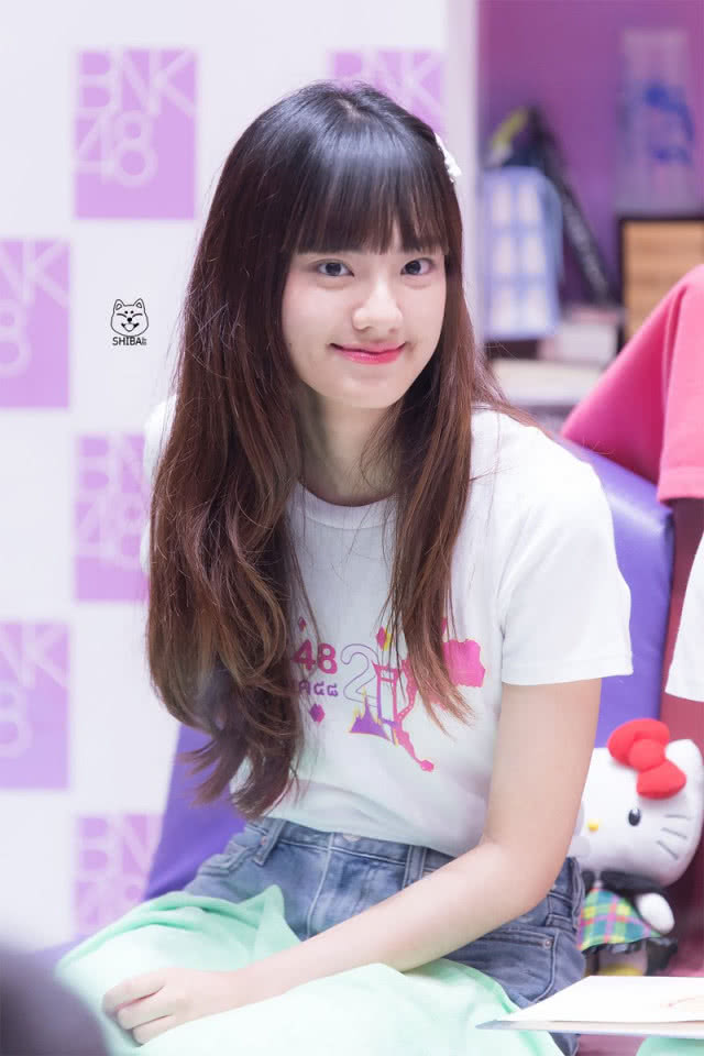 เผยโฉม! BNK48 รุ่น 2 ทั้ง 27 คน(ภาพ)