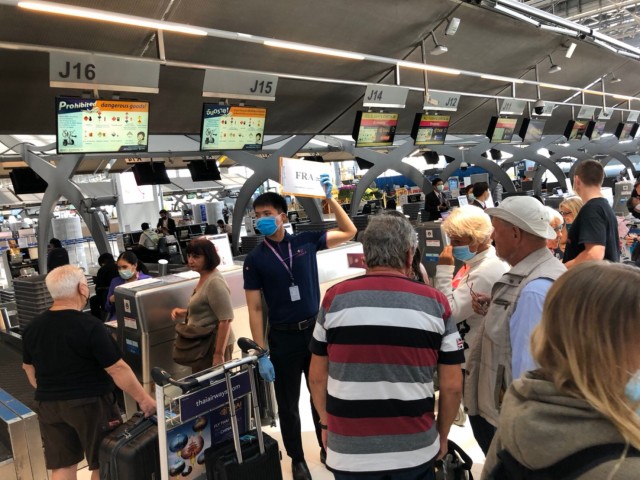 แอร์สจ๊วตและนักบินการบินไทย ที่ว่างจากการหยุดบินและศูนย์ TOCC ร่วมด้วย ...