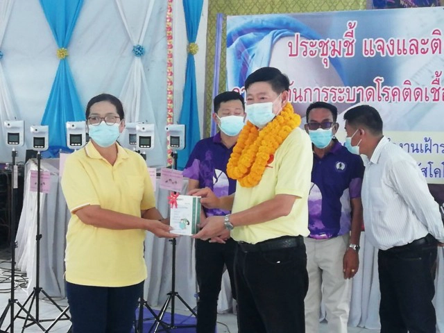 "ส.ว.มาแล้ว"มอบเครื่องมือสู้โควิด-19