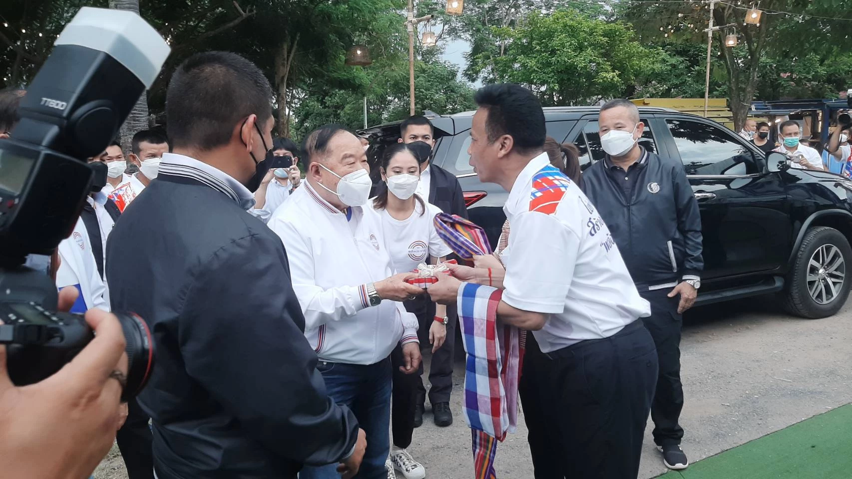 บิ๊กป้อม นำทัพลุยหนองบัวลำภู เปิดตัวว่าที่ผู้สมัคร ส ส มีคลิป