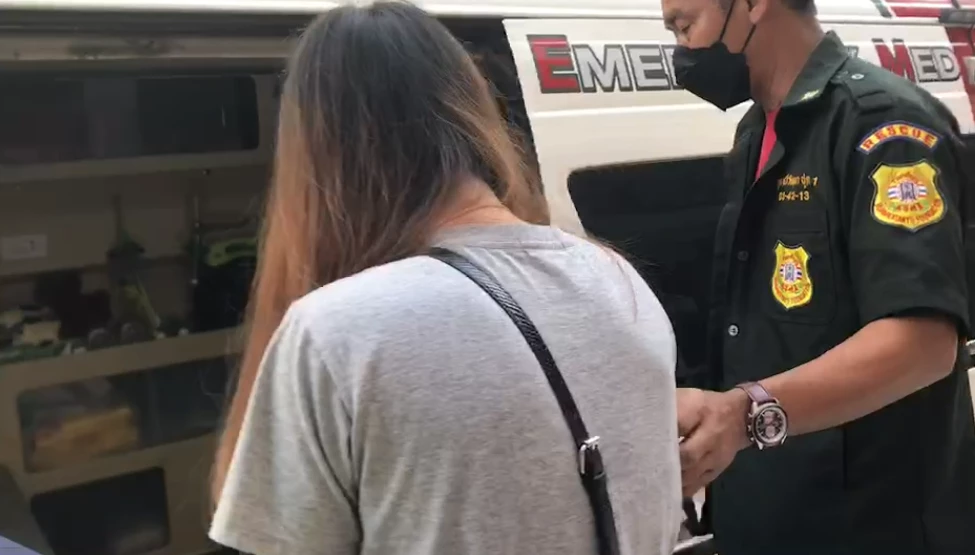 ระทึก! คู่กรณีเคลียร์กันไม่ลงตัว ชักปืนยิงกันบนโรงพักต่อหน้า ตร. ดับ 1 เจ็บ 1