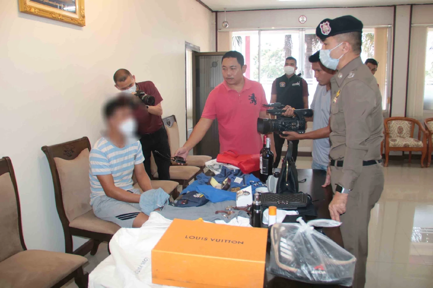 รวบเจ้าของร้านลาบ สวมบทตีนแมว ย่องฉกทรัพย์บ้านผู้พิพากษา